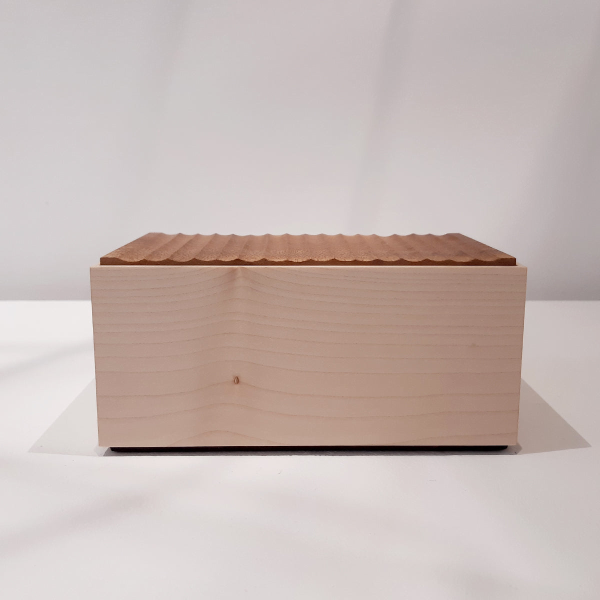 Sycamore & Elm Ripple Box by Sandy Buchanan – Bluecoat Display Centre